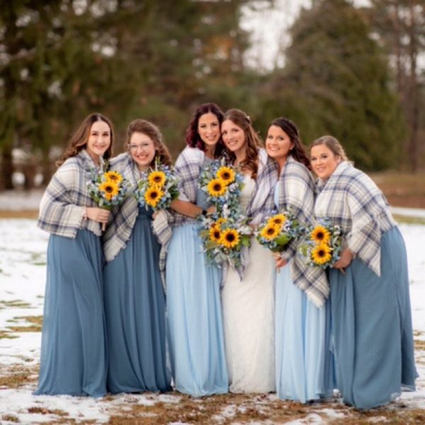 10 Cosy winter Wedding shawls ~ KISS THE BRIDE MAGAZINE