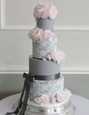 19 Elegant Grey Wedding Cakes ~ KISS THE BRIDE MAGAZINE