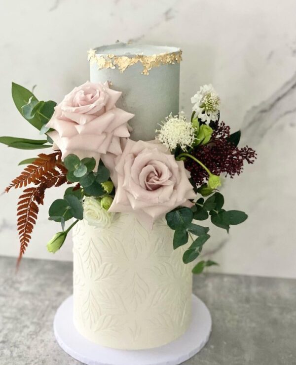 19 Elegant Grey Wedding Cakes ~ KISS THE BRIDE MAGAZINE